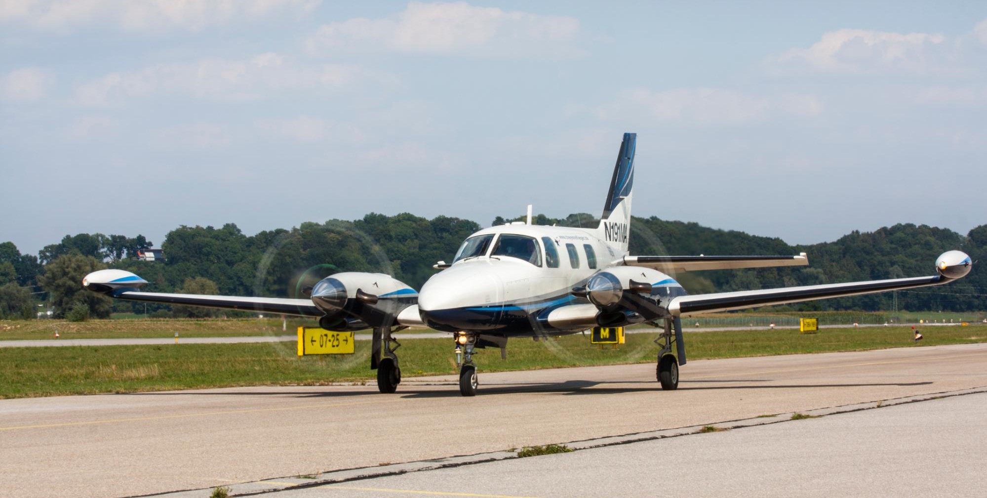 Piper Chieftain Charter | evoJets